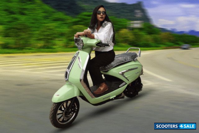 Prakriti Defender Electric Scooter price, mileage, colours, photos ...