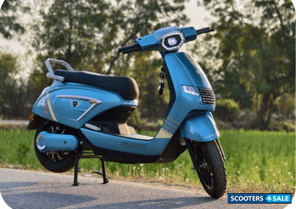 Prakriti Defender Electric Scooter price, mileage, colours, photos ...